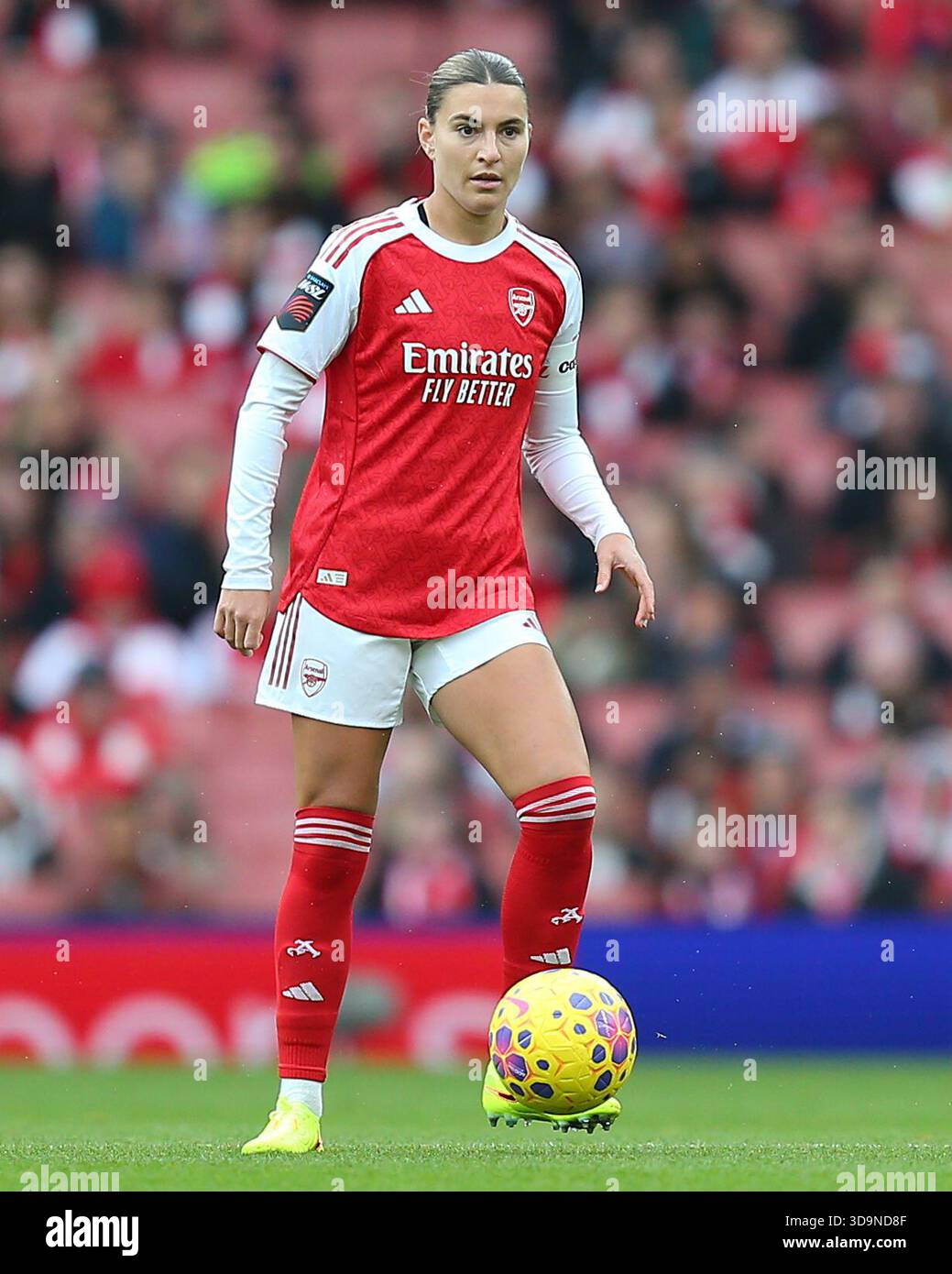 London, England, December 06 2025: Steph Catley (7 Arsenal) during the ...