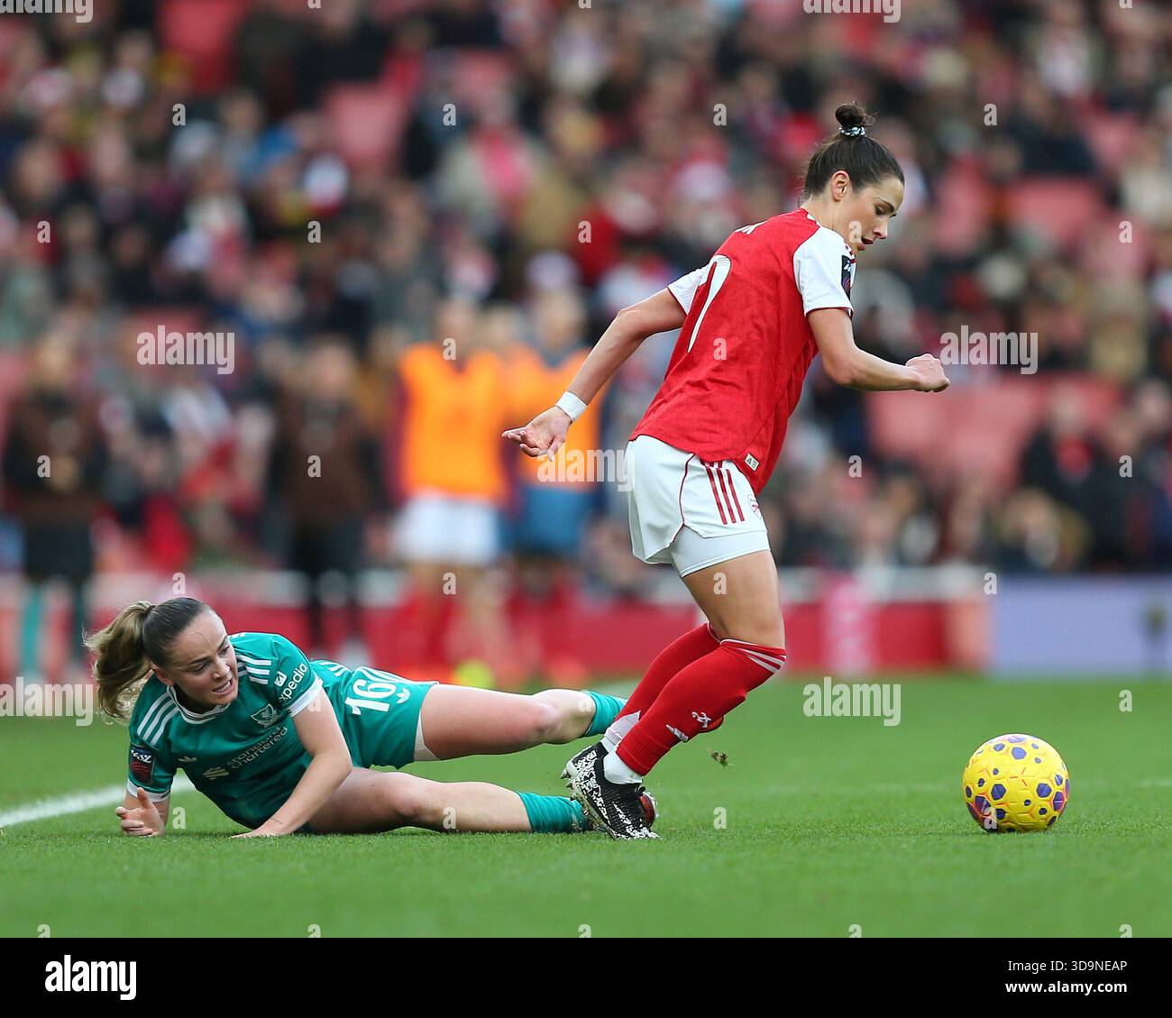 London, England, December 06 2025: Emily Fox (2 Arsenal) beats Lily ...