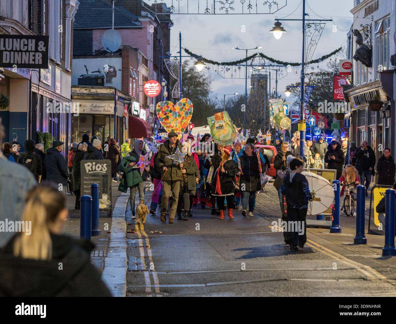 Sheerness, Kent, UK. 6th Dec, 2025. The annual Christmas lantern parade ...
