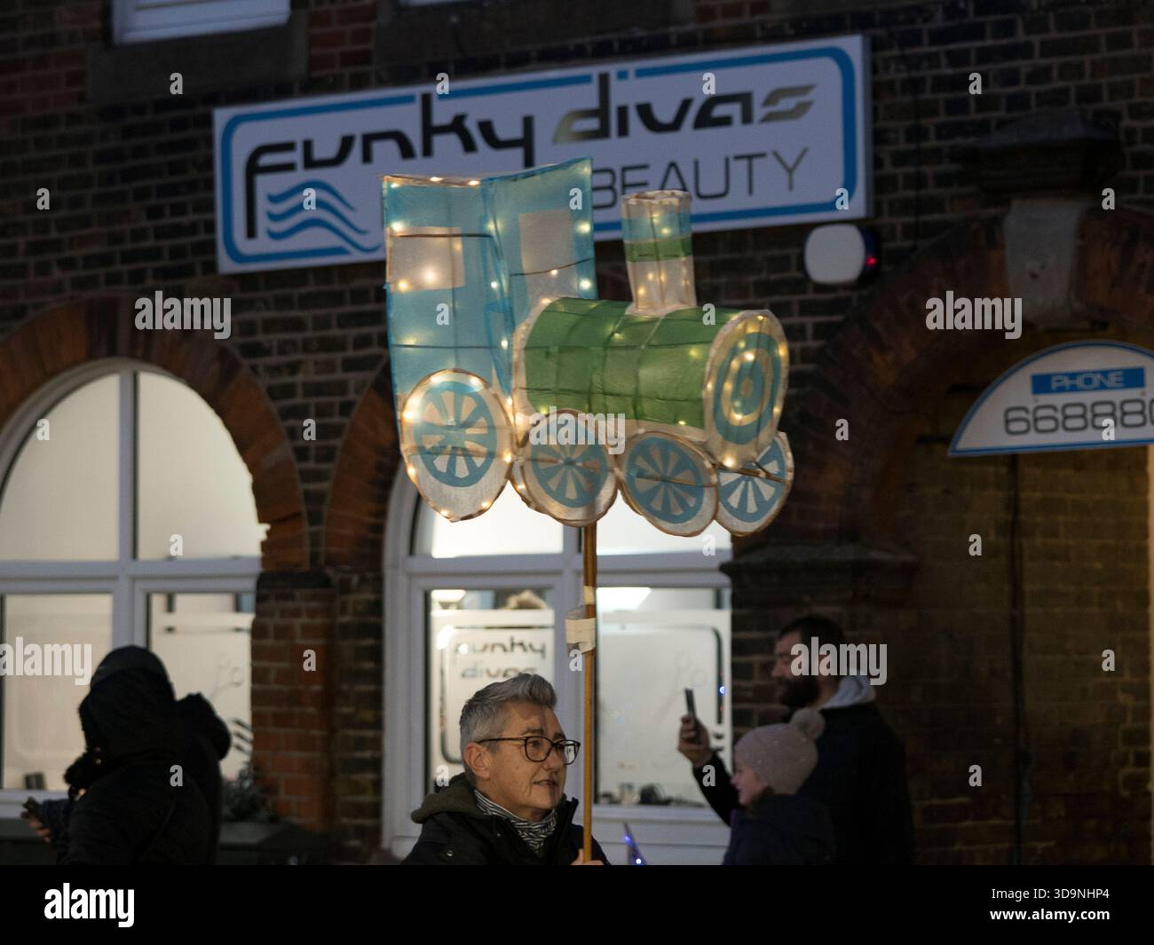 Sheerness, Kent, UK. 6th Dec, 2025. The annual Christmas lantern parade ...