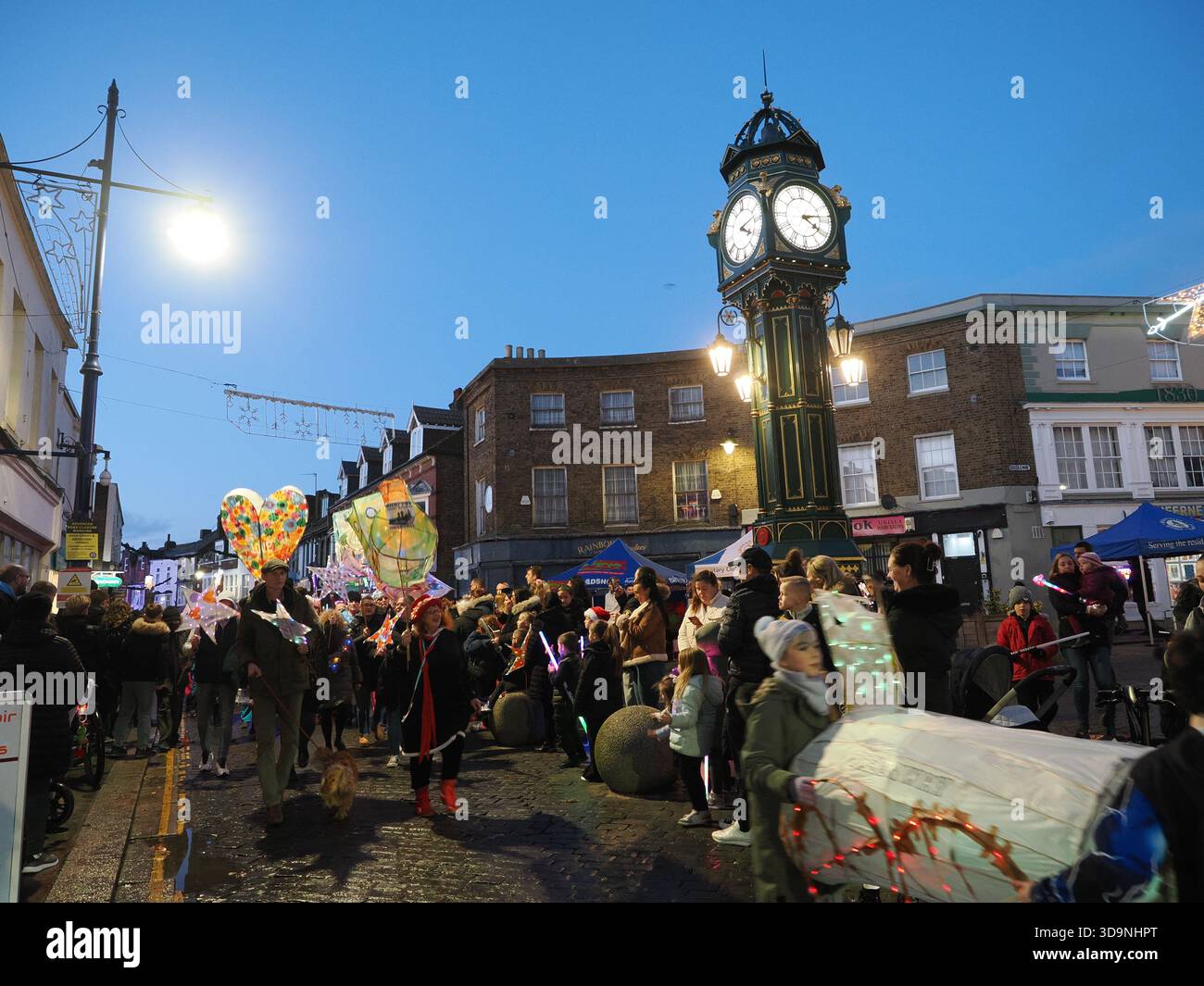 Sheerness, Kent, UK. 6th Dec, 2025. The annual Christmas lantern parade ...