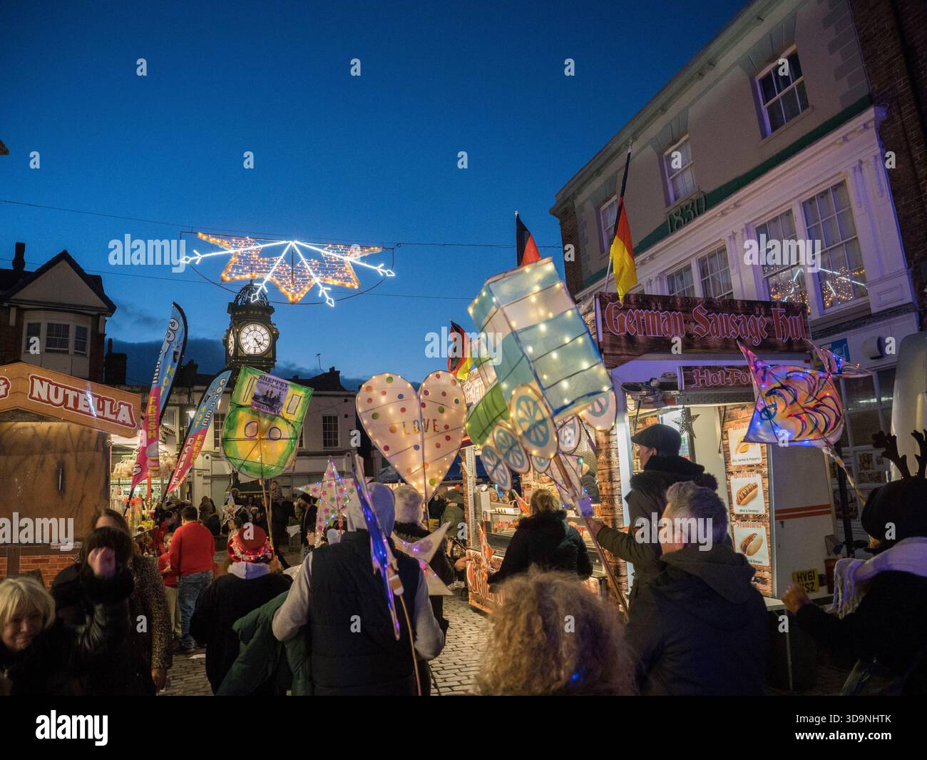 Sheerness, Kent, UK. 6th Dec, 2025. The annual Christmas lantern parade ...