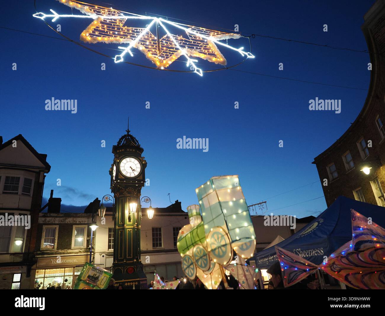 Sheerness, Kent, UK. 6th Dec, 2025. The annual Christmas lantern parade ...