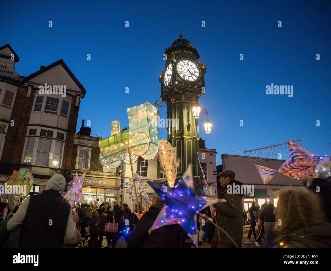 Sheerness, Kent, UK. 6th Dec, 2025. The annual Christmas lantern parade ...