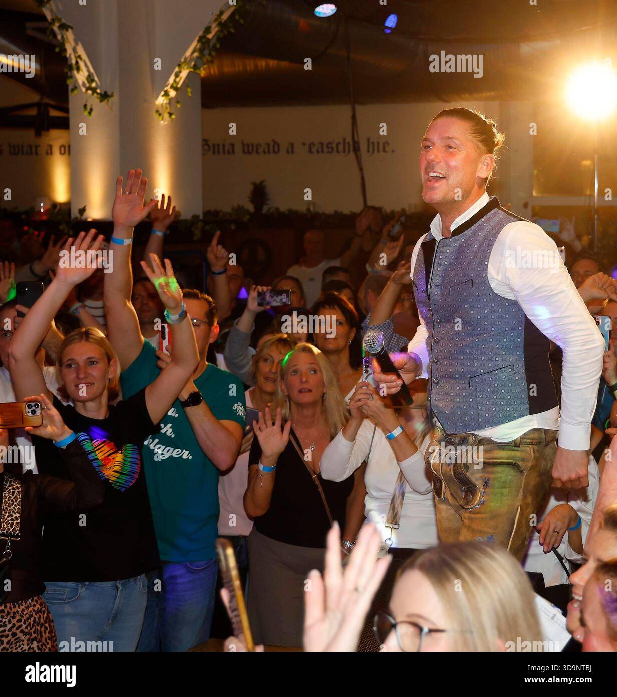 Markus Luca bei der Schlagernacht im Hofbräuhas Berlin. *** Markus Luca ...