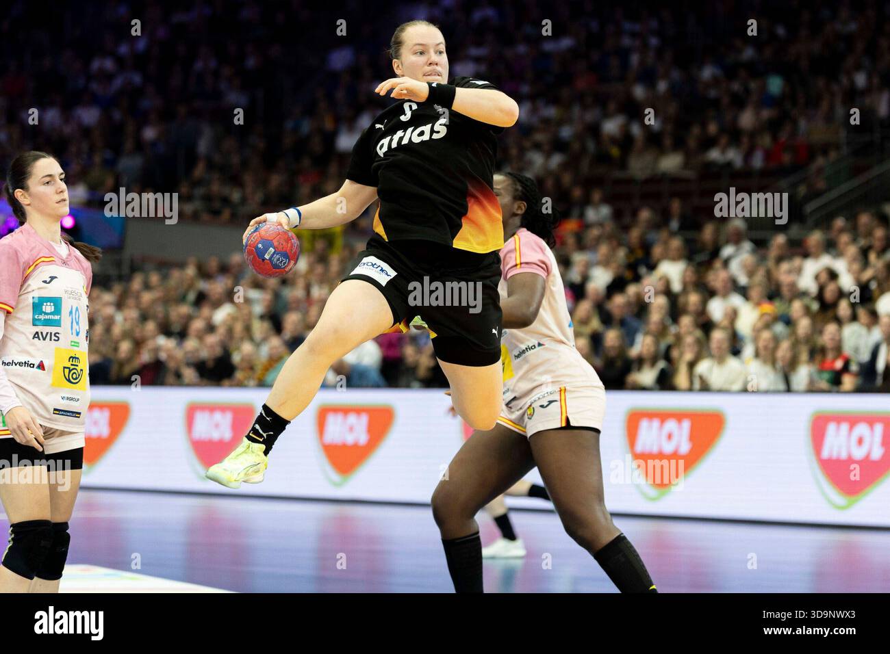DORTMUND, GERMANY - DECEMBER 6: Lisa Antl (Germany, 9) during the match ...
