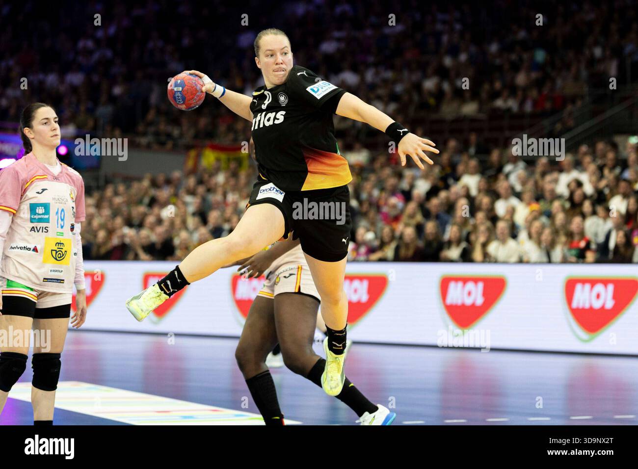 DORTMUND, GERMANY - DECEMBER 6: Lisa Antl (Germany, 9) during the match ...