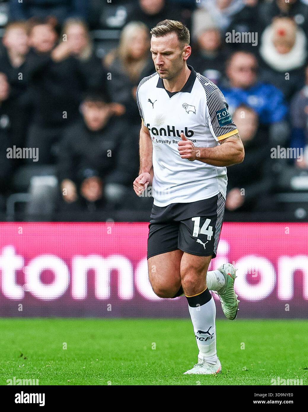 14, Andreas Weimann of Derby County moves forward during the Sky Bet ...