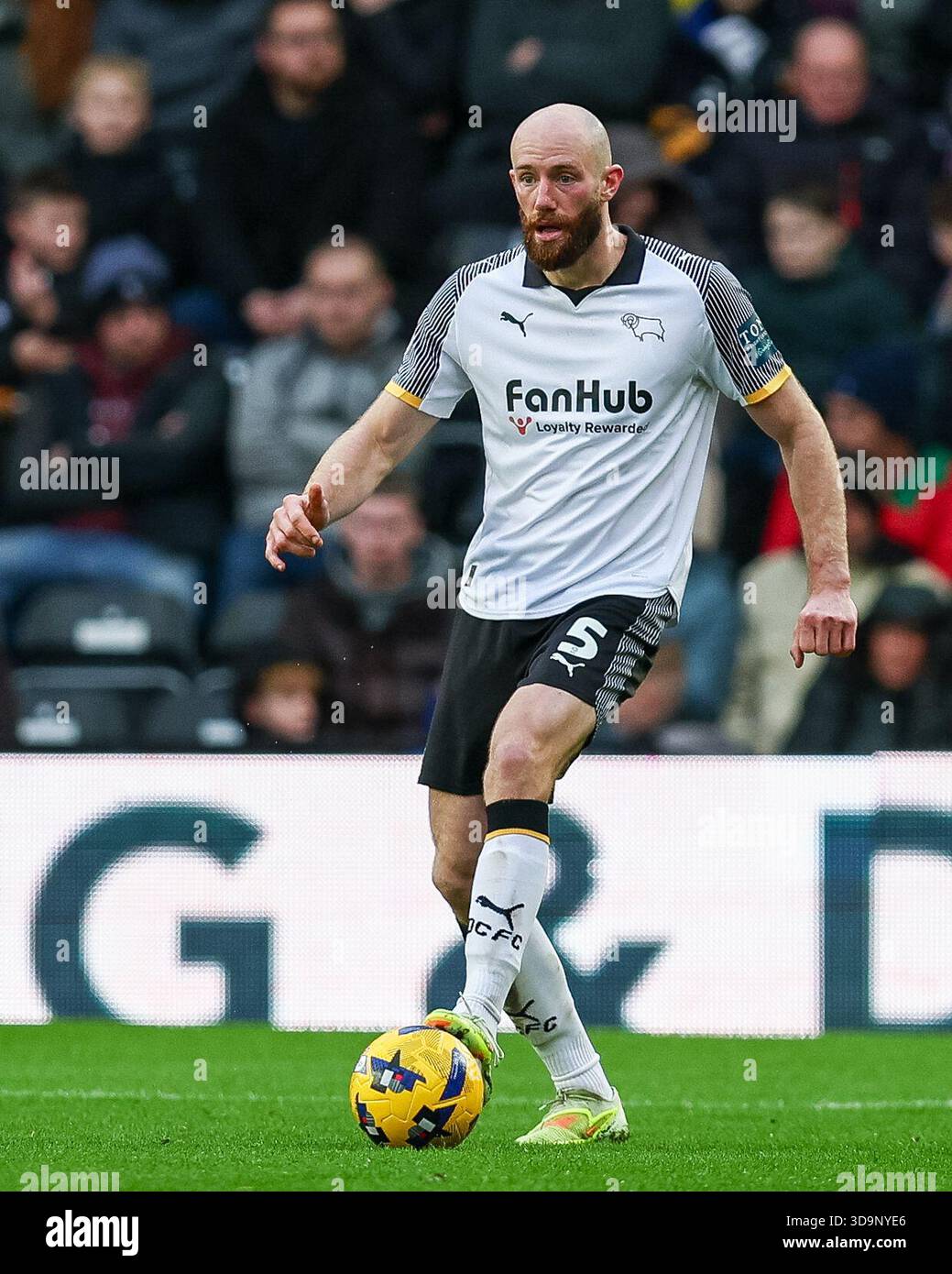 5, Matt Clarke of Derby County on the ball during the Sky Bet ...