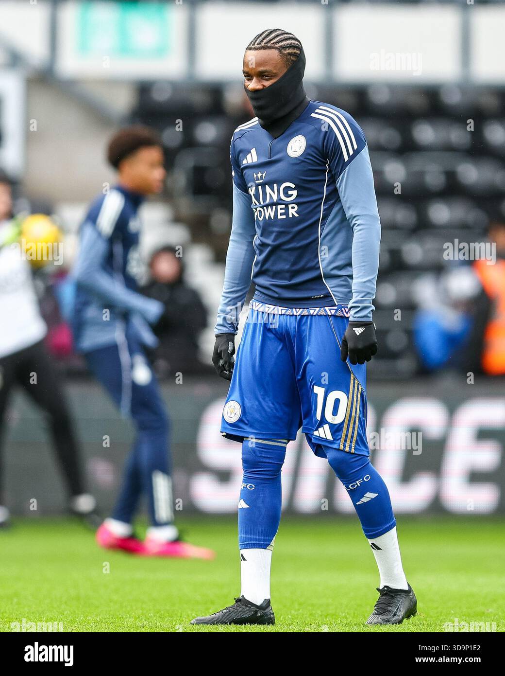 10, Stephy Mavididi of Leicester City at warm up during the Sky Bet ...