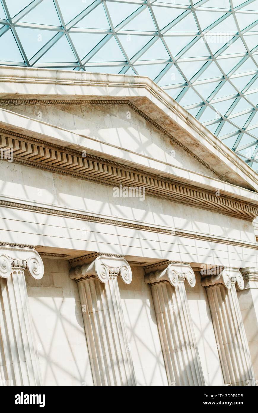The architecture of the British Museum's Great Court, which surrounds ...