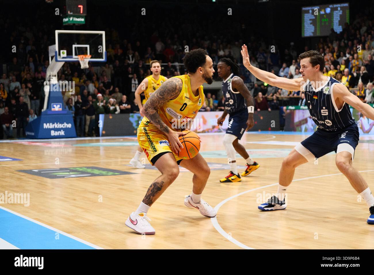 Marcus Graves (Phoenix Hagen, #0, Guard) attempting to drive to the ...