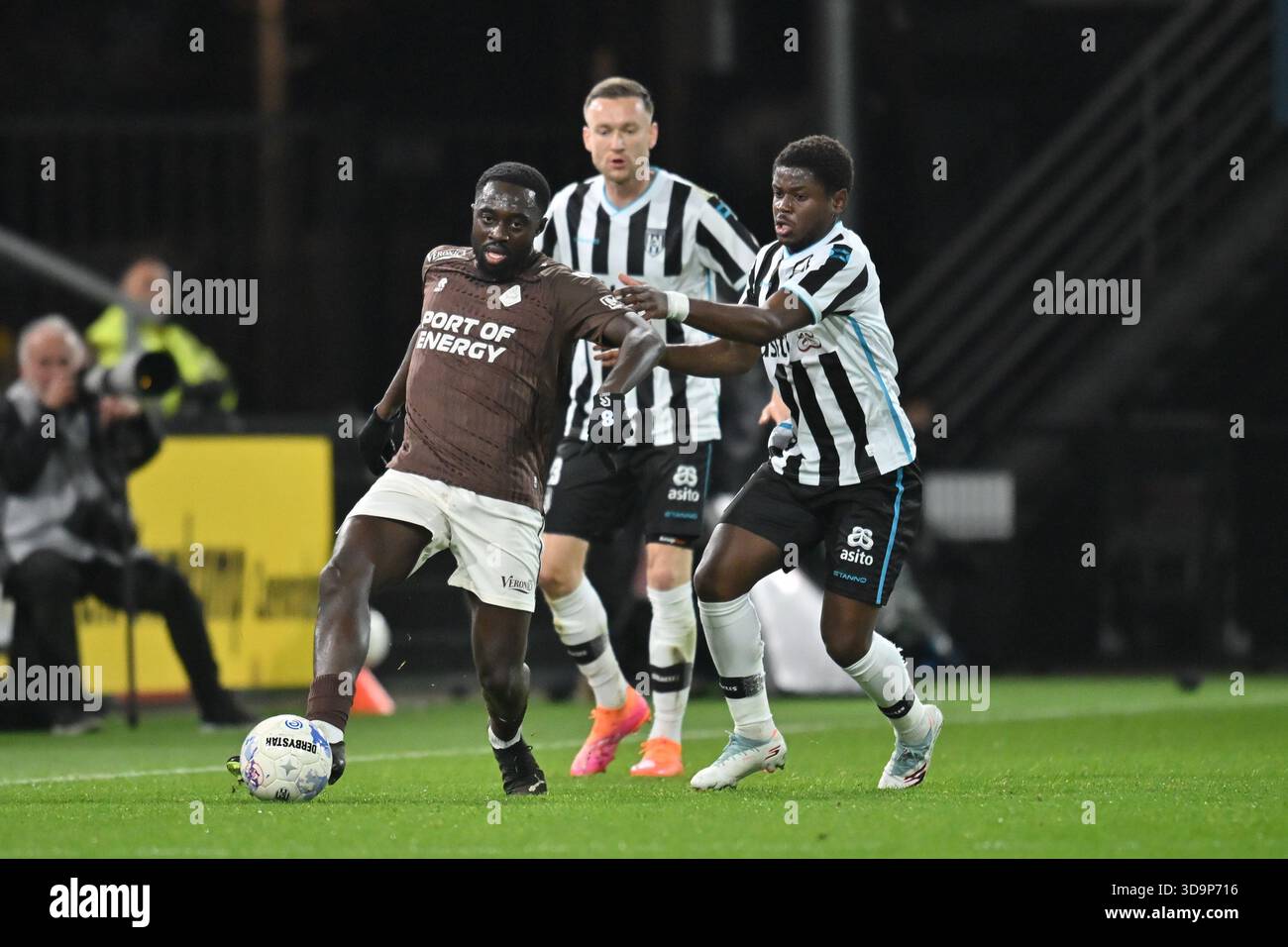 ALMELO , 06–12-2025 , Stadium Asito , season 2025 / 2026 , Dutch ...