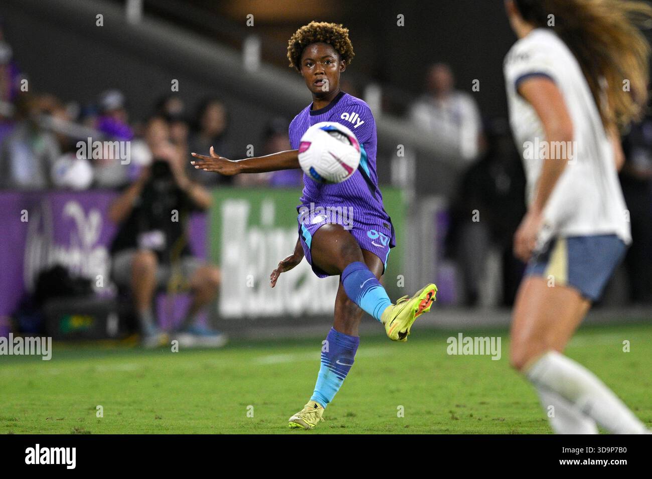 Orlando Pride forward Simone Jackson kicks the ball against Seattle ...