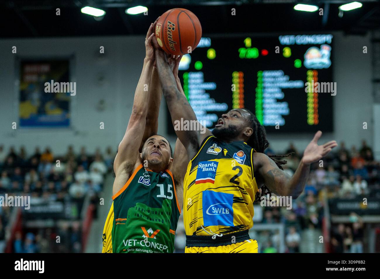 Jordan Roland (VET-CONCEPT Gladiators Trier, #15), Traveon Buchanan ...