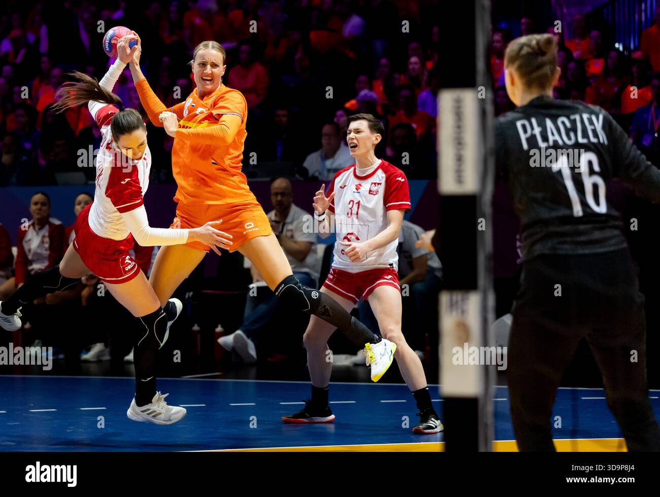 ROTTERDAM - Kelly Dulfer of the Netherlands in action during the Poland ...