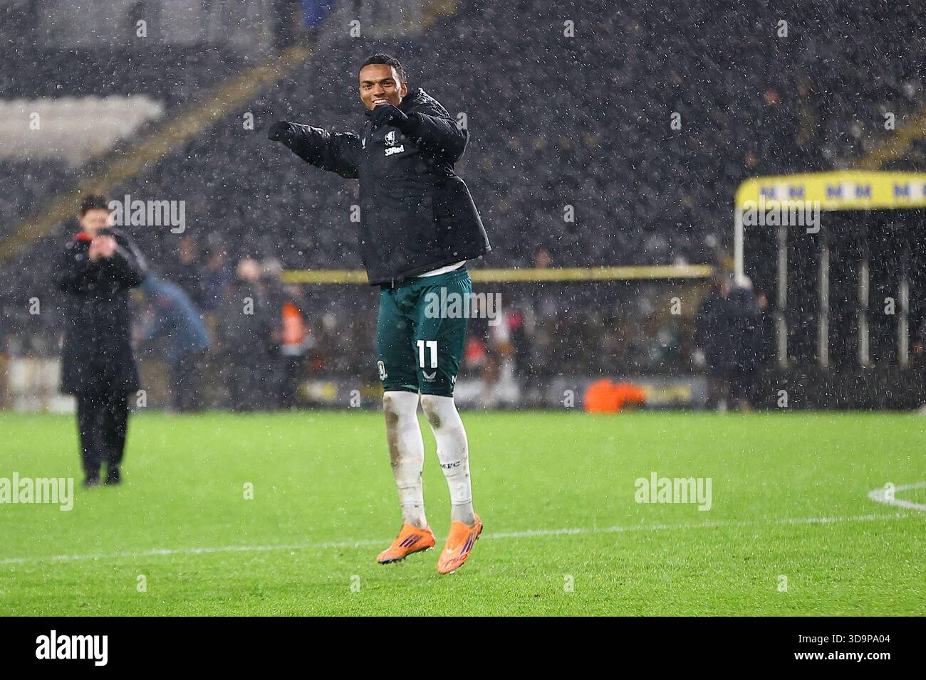 MKM Stadium, Hull, England - 5th December 2025 Morgan Whittaker (11) of ...