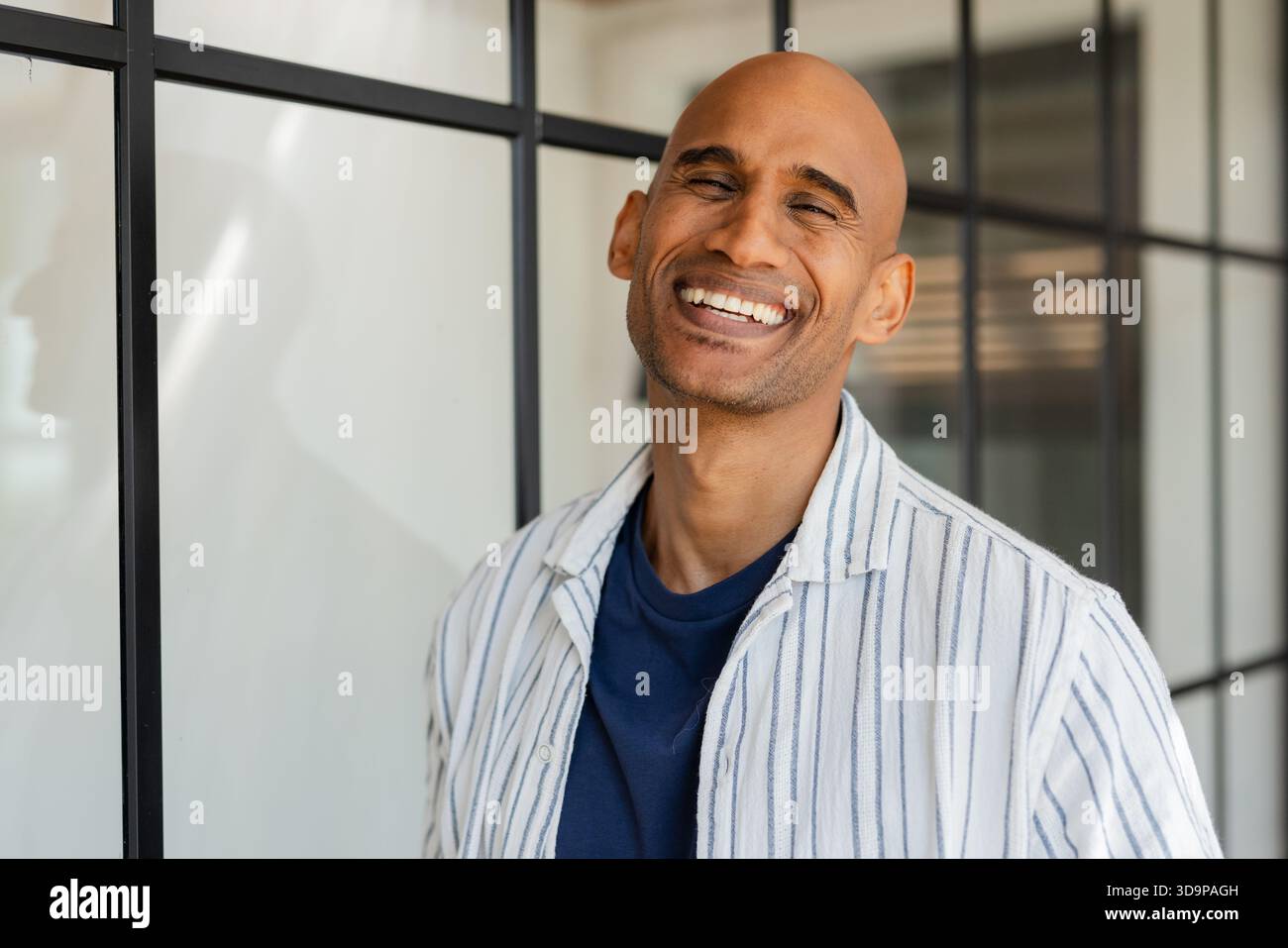 Metal glass partition hi-res stock photography and images - Alamy