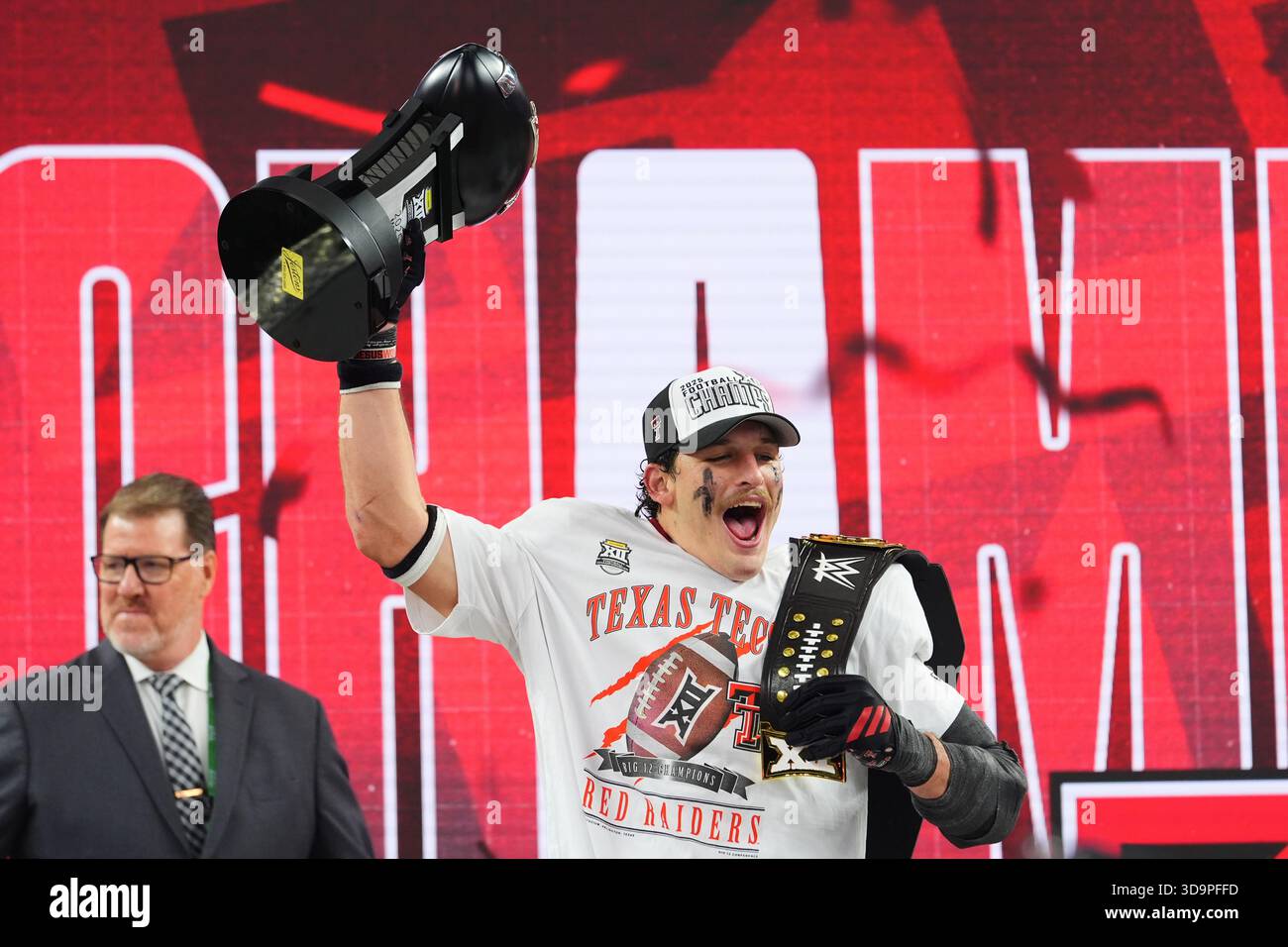Texas Tech linebacker Ben Roberts celebrates after being awared the ...