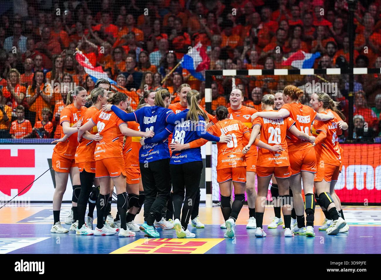 ROTTERDAM, NETHERLANDS - DECEMBER 6: Players of Netherlands Alieke van ...