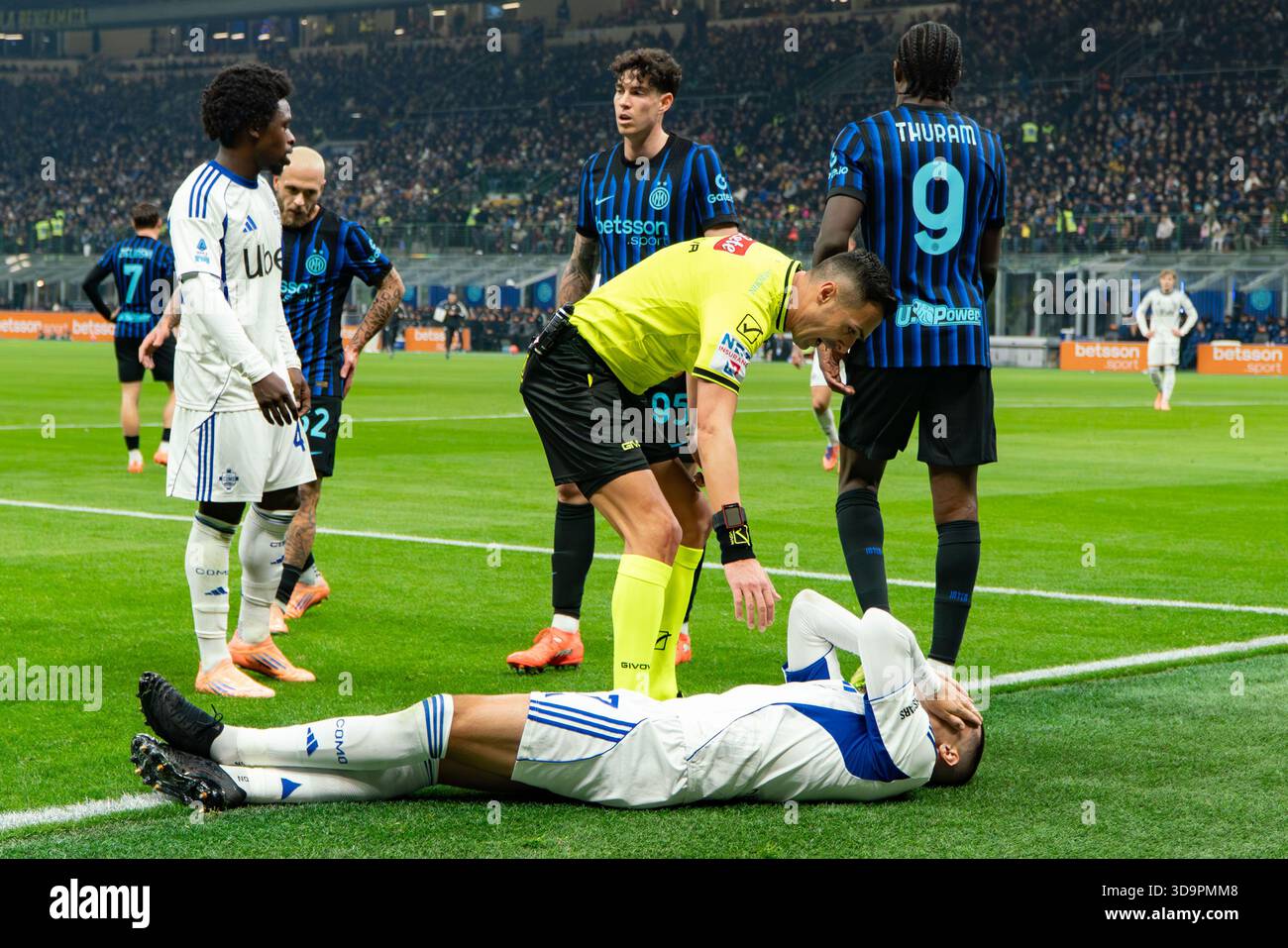 Alvaro Morata (Como 1907) injury during Inter - FC Internazionale vs ...