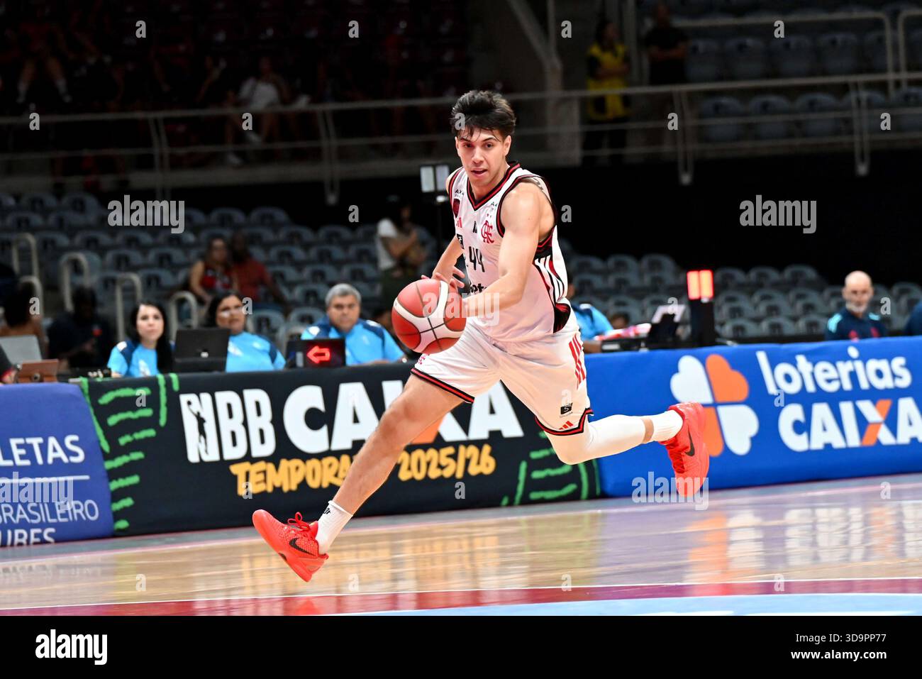 Novo basquete brasil hi-res stock photography and images - Alamy