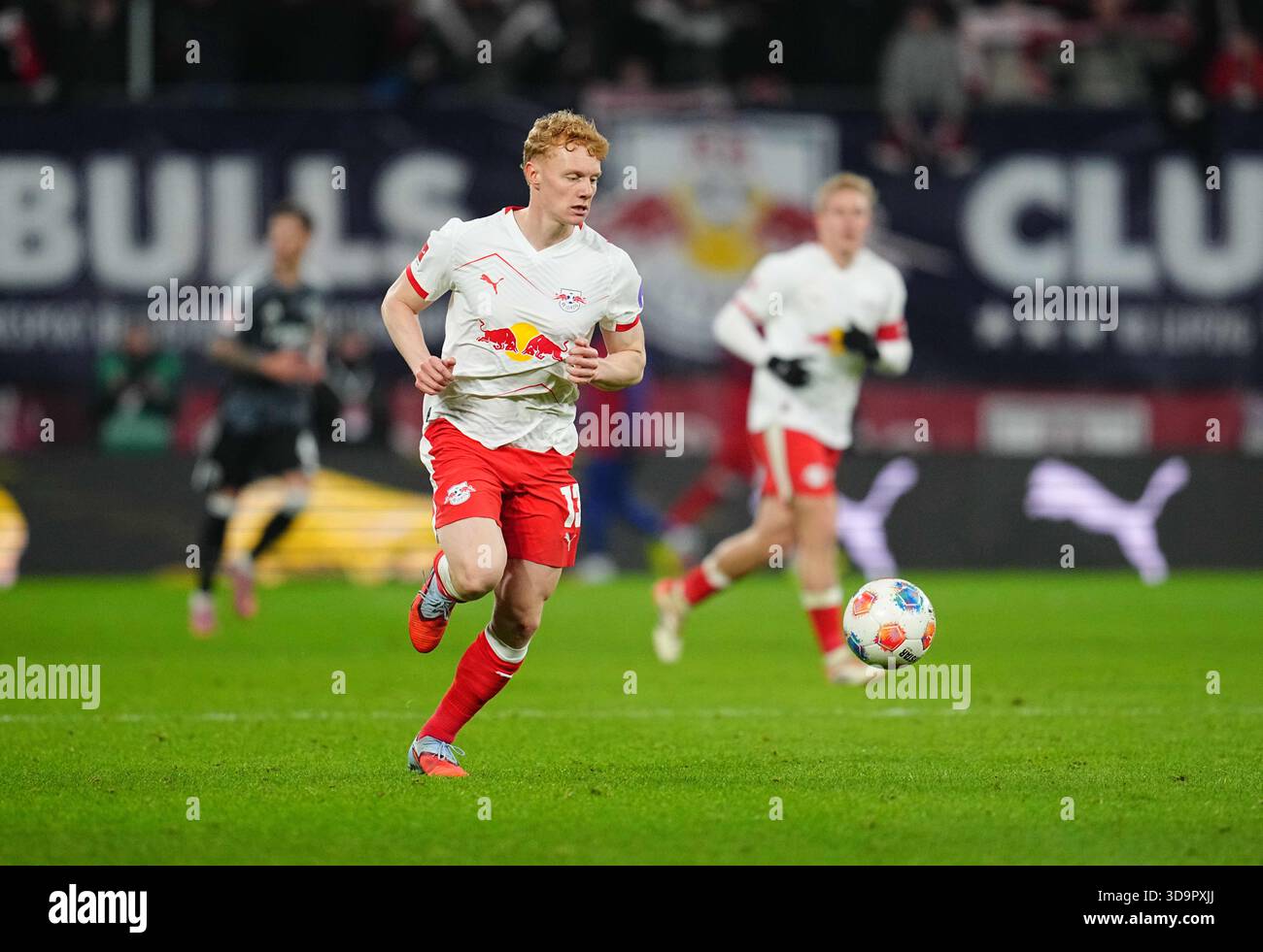 December 06 2025: Nicolas Seiwald of RB Leipzig controls the ball ...