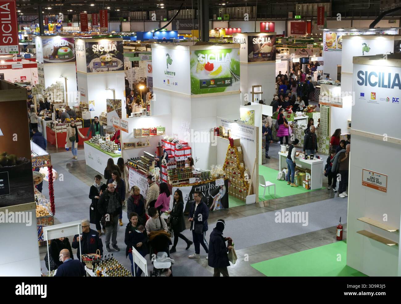The opening day of the 2025 Craft Fair featured many new features, new ...