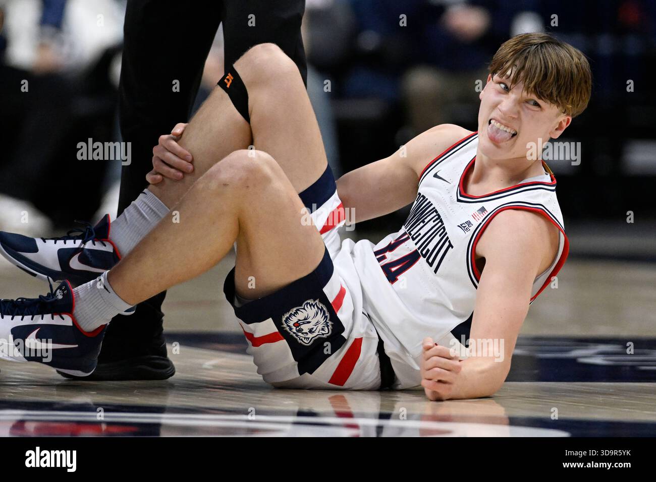 UConn guard Braylon Mullins (24) reacts in the second half of an NCAA ...