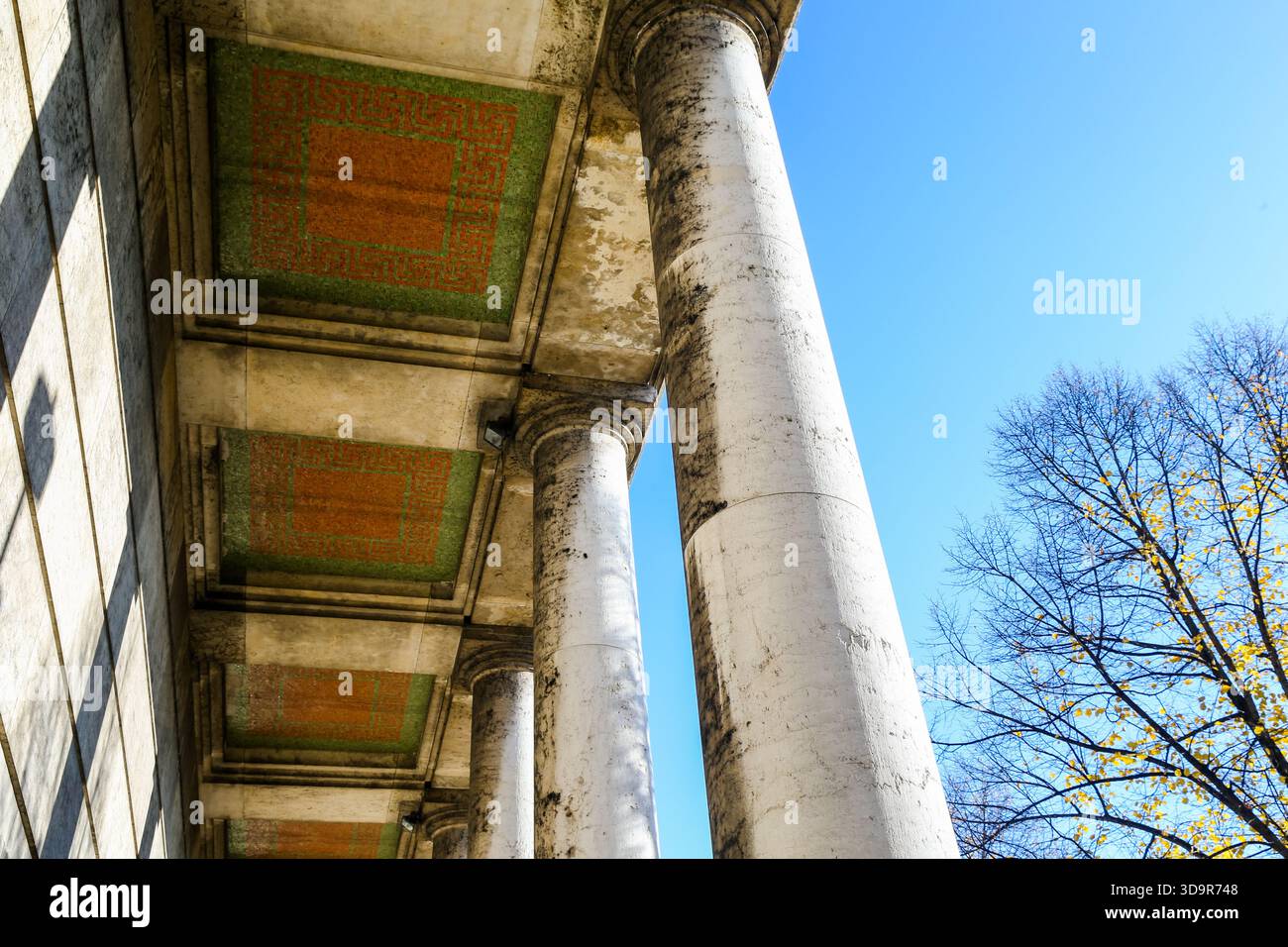 Colonnaded walkway design hi-res stock photography and images - Alamy