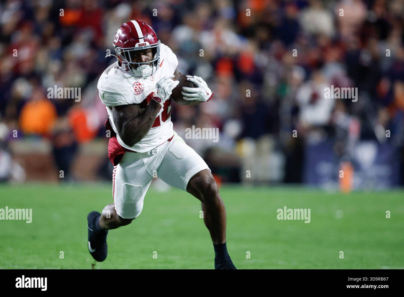 Alabama running back Jam Miller carries the ball during the first half ...