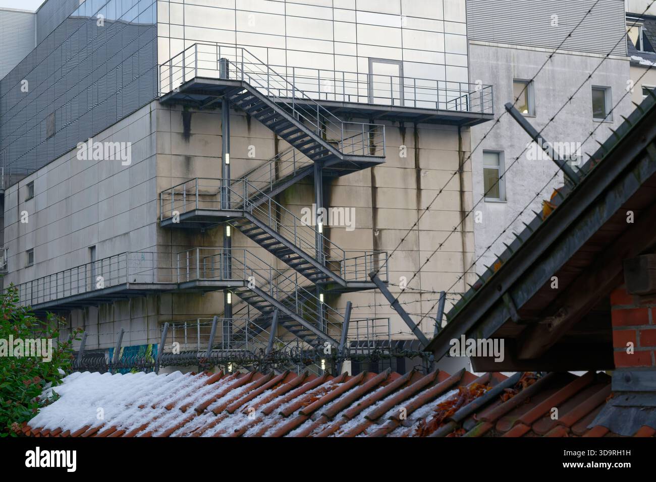 Military isolation measures hi-res stock photography and images - Alamy