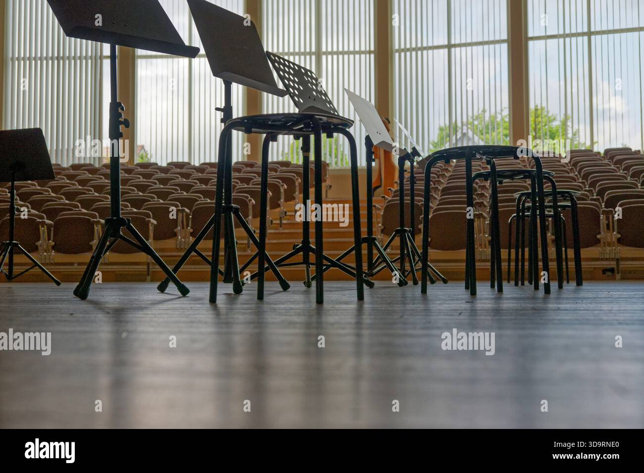 Backs joined hi-res stock photography and images - Alamy
