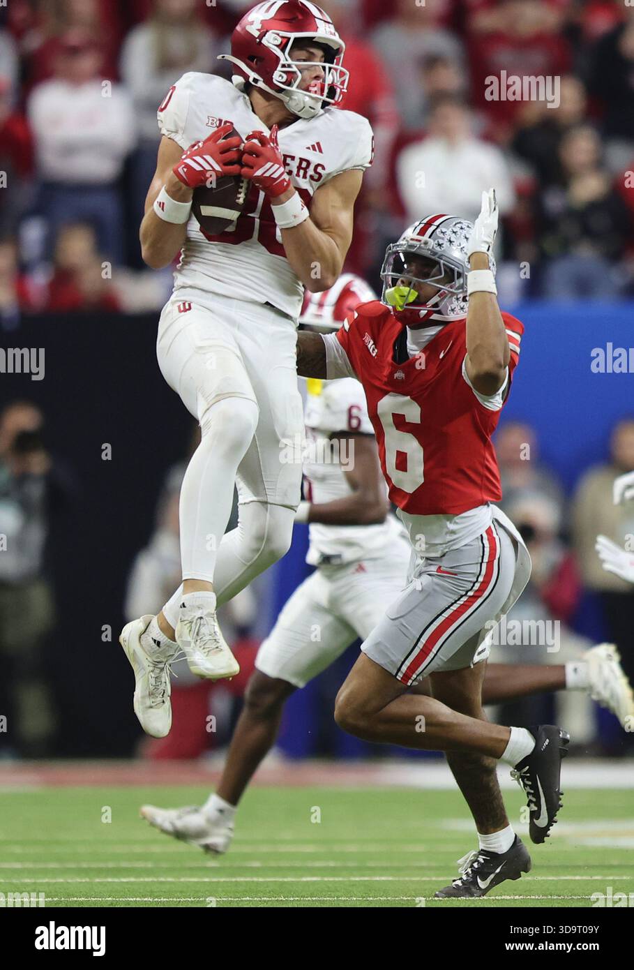 Indiana wide receiver Charlie Becker (80) makes a 10-yard catch ...