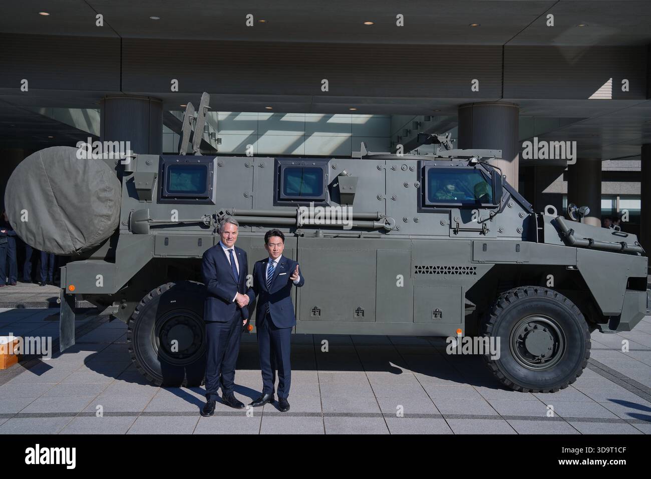 Japanese Minister of Defense Shinjiro Koizumi, right, and Australian ...