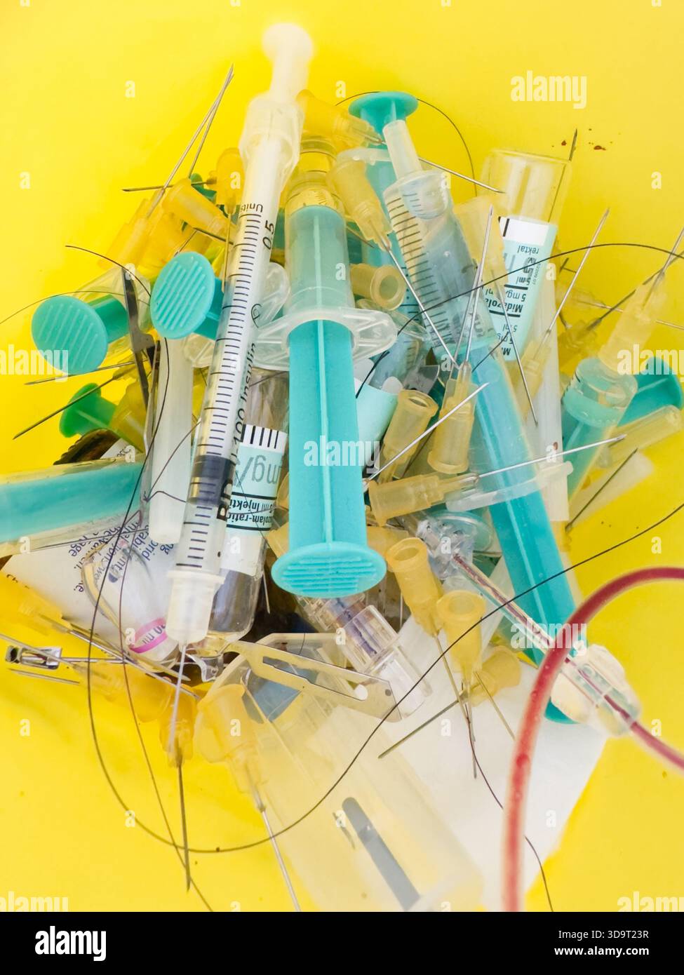 Safe disposal laboratory waste hi-res stock photography and images - Alamy