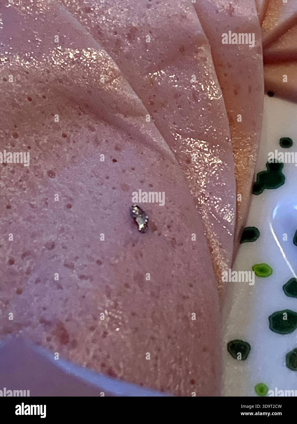 A metallic foreign body was found in a slice of poultry sausage in ...