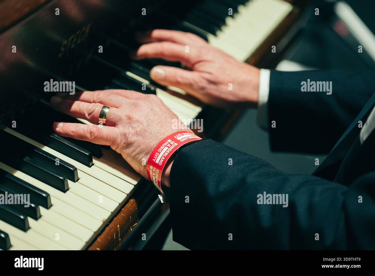 Record attempt sunday 7 december 2025 hi-res stock photography and ...