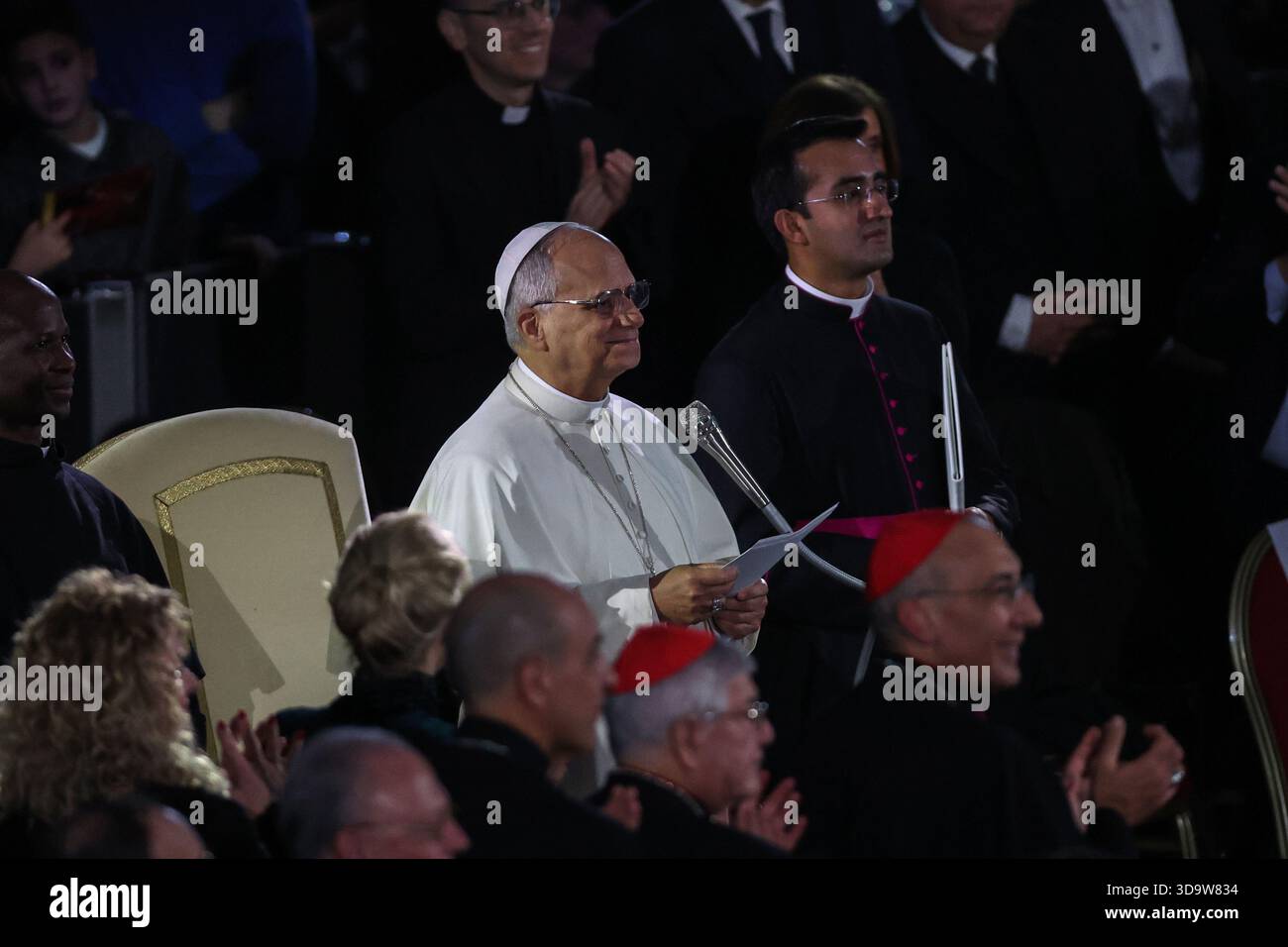 At the end of the concert, the Pope thanked the singers and the ...