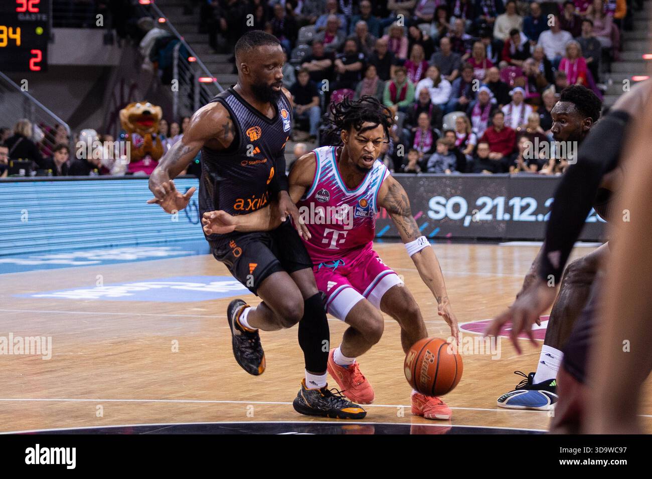 Zachery Cooks (Telekom Baskets Bonn 3) and John Newman III (NINERS ...