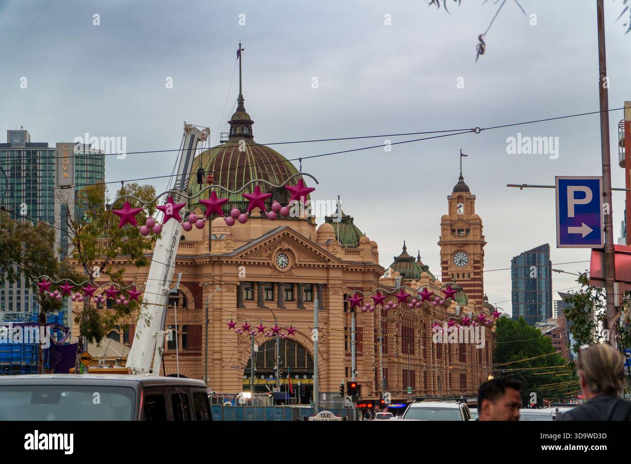Melbournes iconic flinders street hi-res stock photography and images ...
