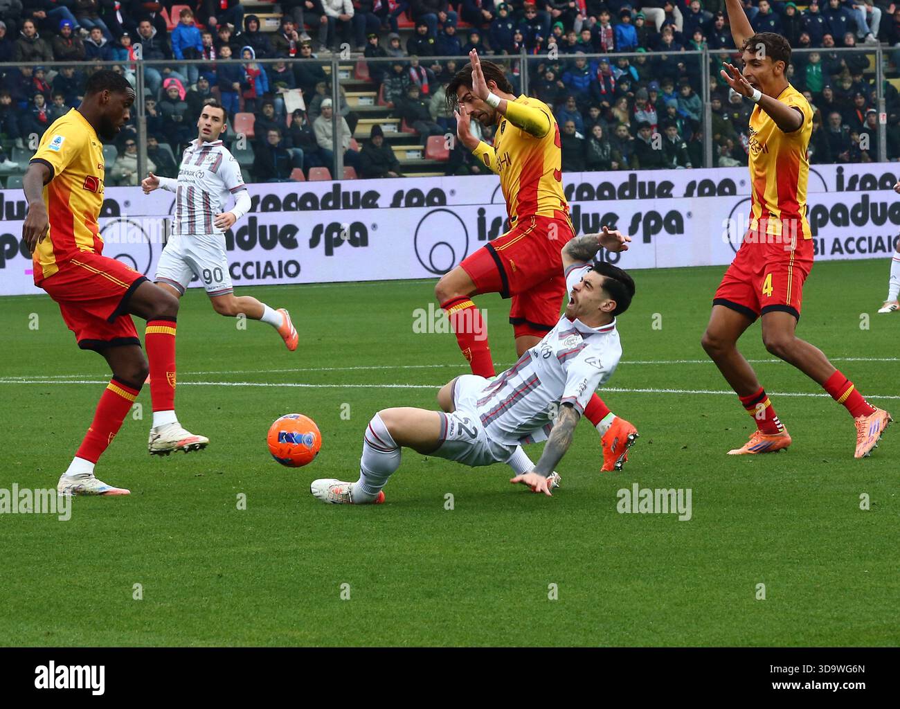Cremonese Martin Payero during the Serie A soccer match between ...