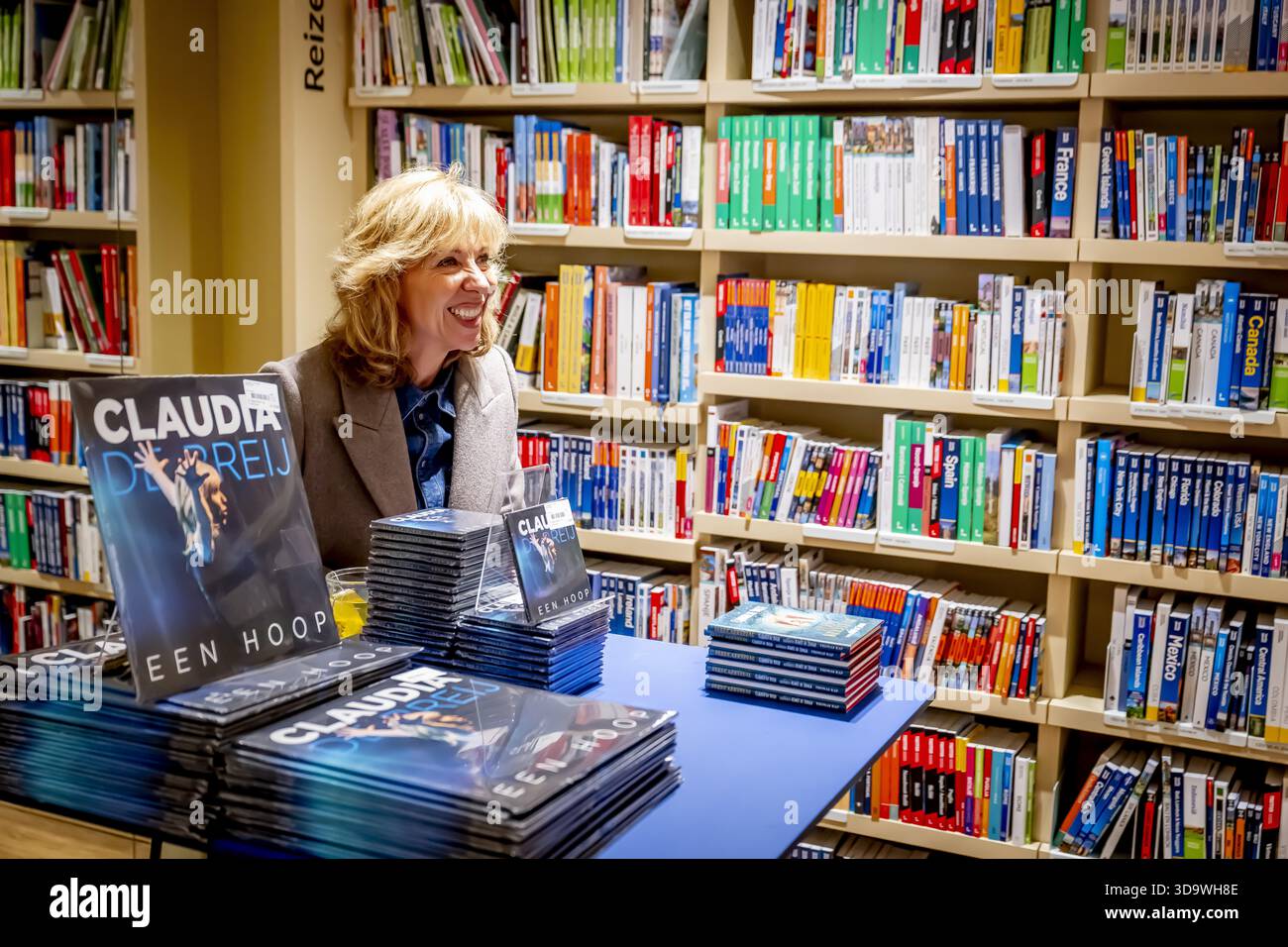 THE HAGUE - Meet Claudia de Breij at Paagman. She'll be there to sign ...