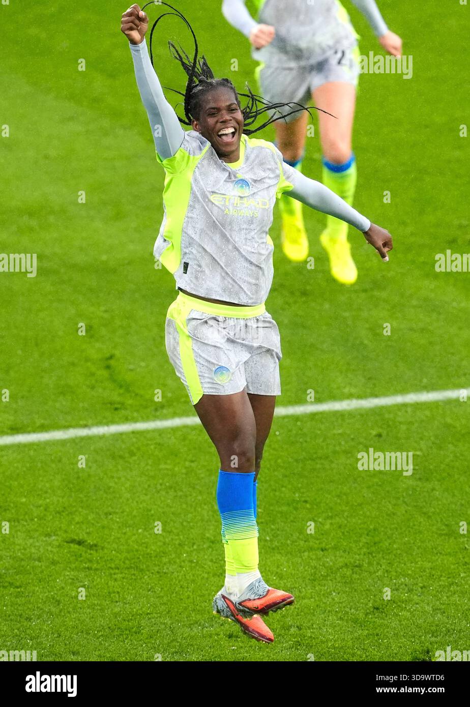 Manchester City's Khadija Shaw celebrates scoring their side's second ...