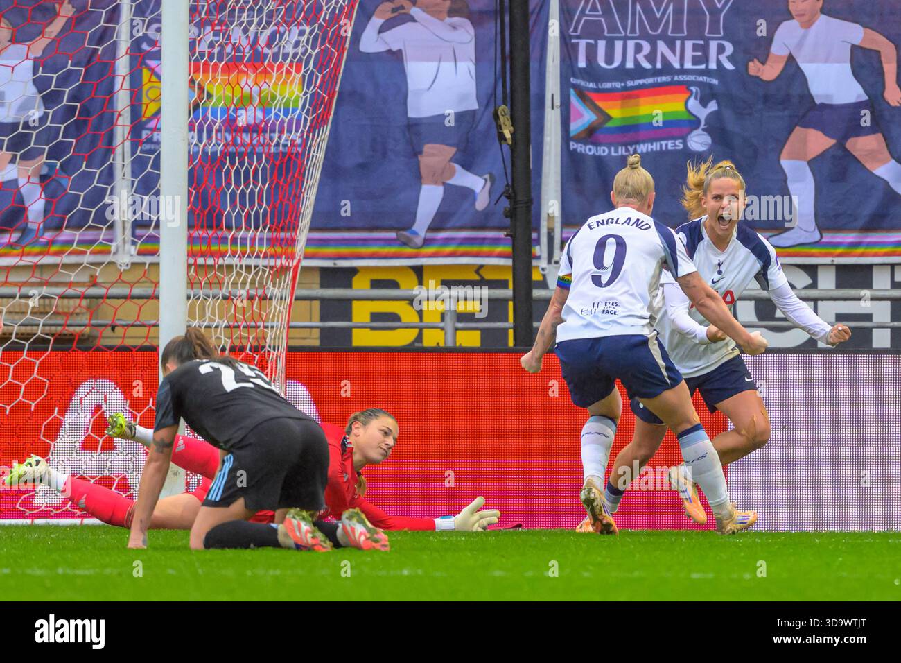 Olivia Holdt (11 Tottenham Hotspur) celebrating scoring their team's ...