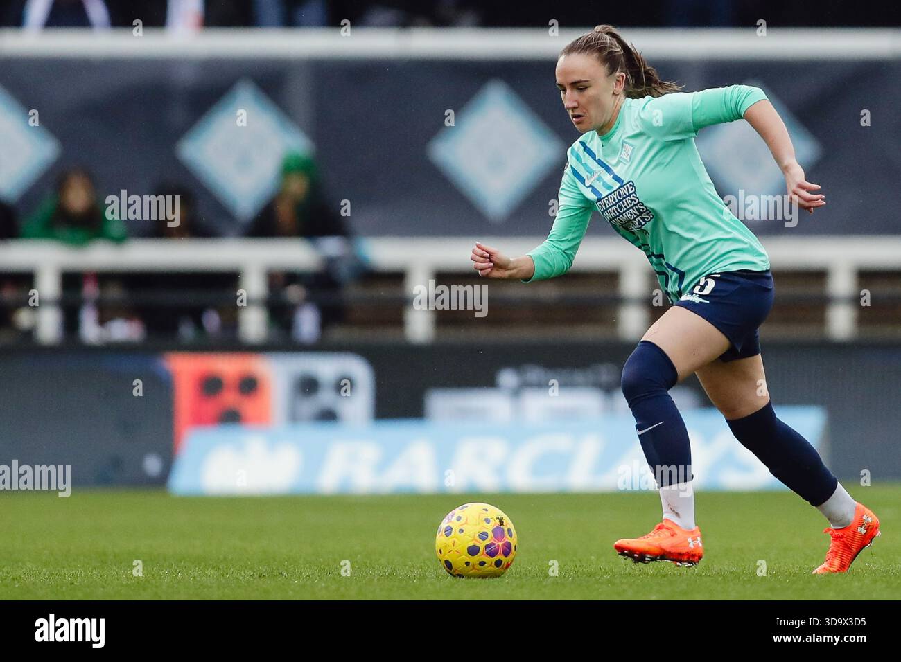 London, UK. 7th December, 2025. Teyah Goldie (5 London City Lionesses ...