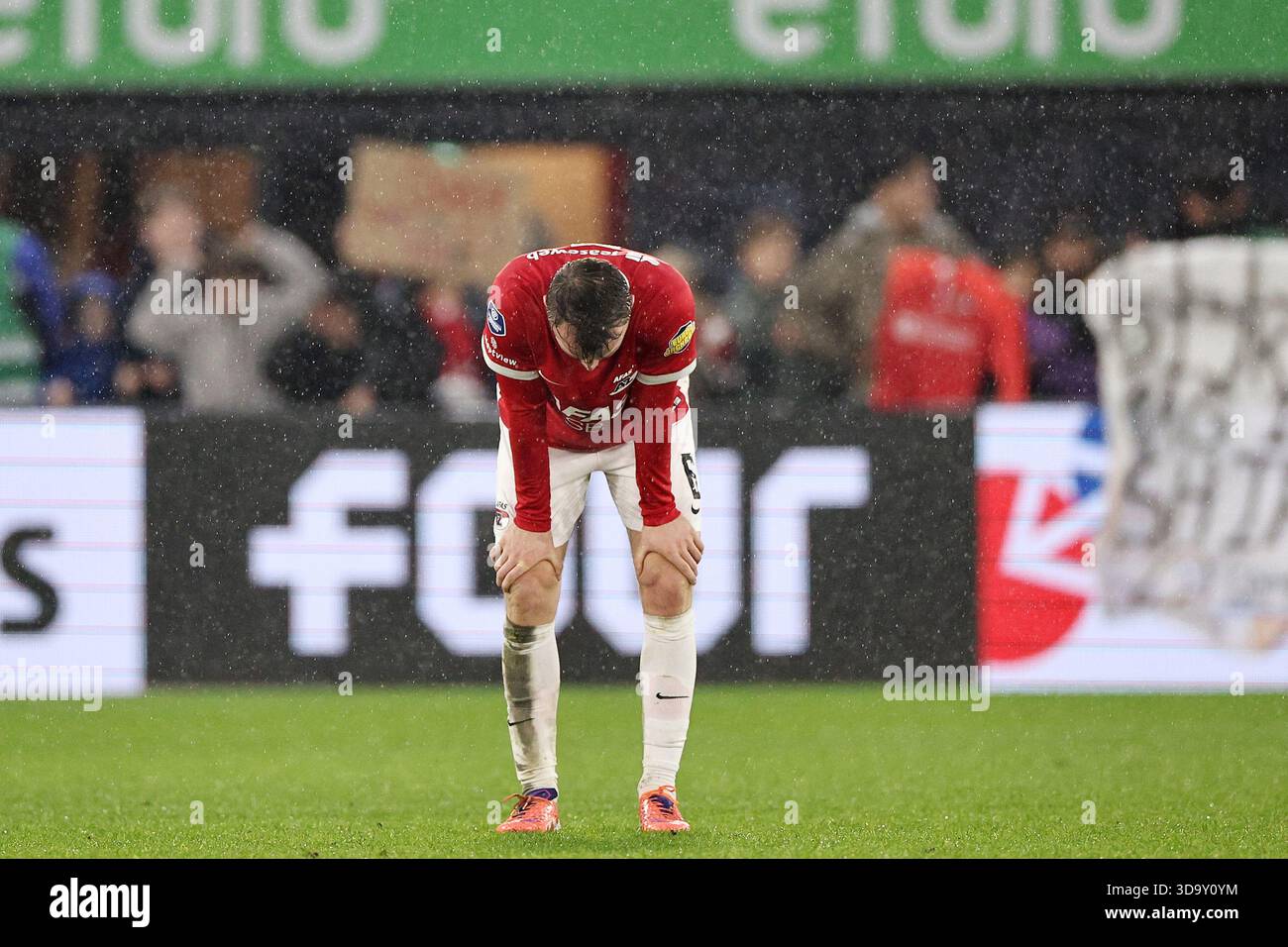 ALKMAAR - Peer Koopmeiners of AZ Alkmaar is disappointed during the ...