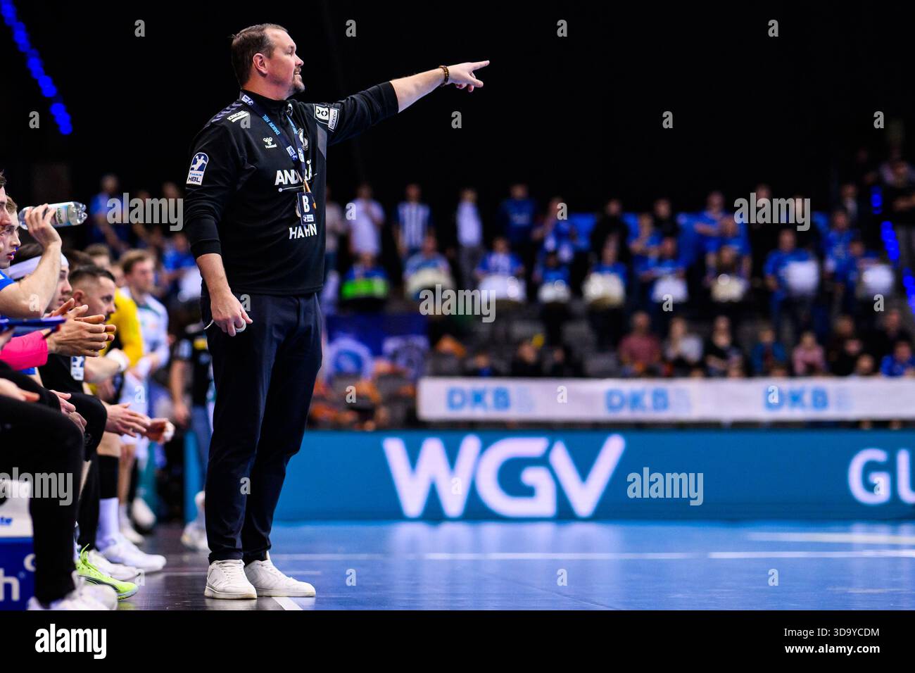 07 December 2025, Baden-Württemberg, Stuttgart: Handball: 1st ...