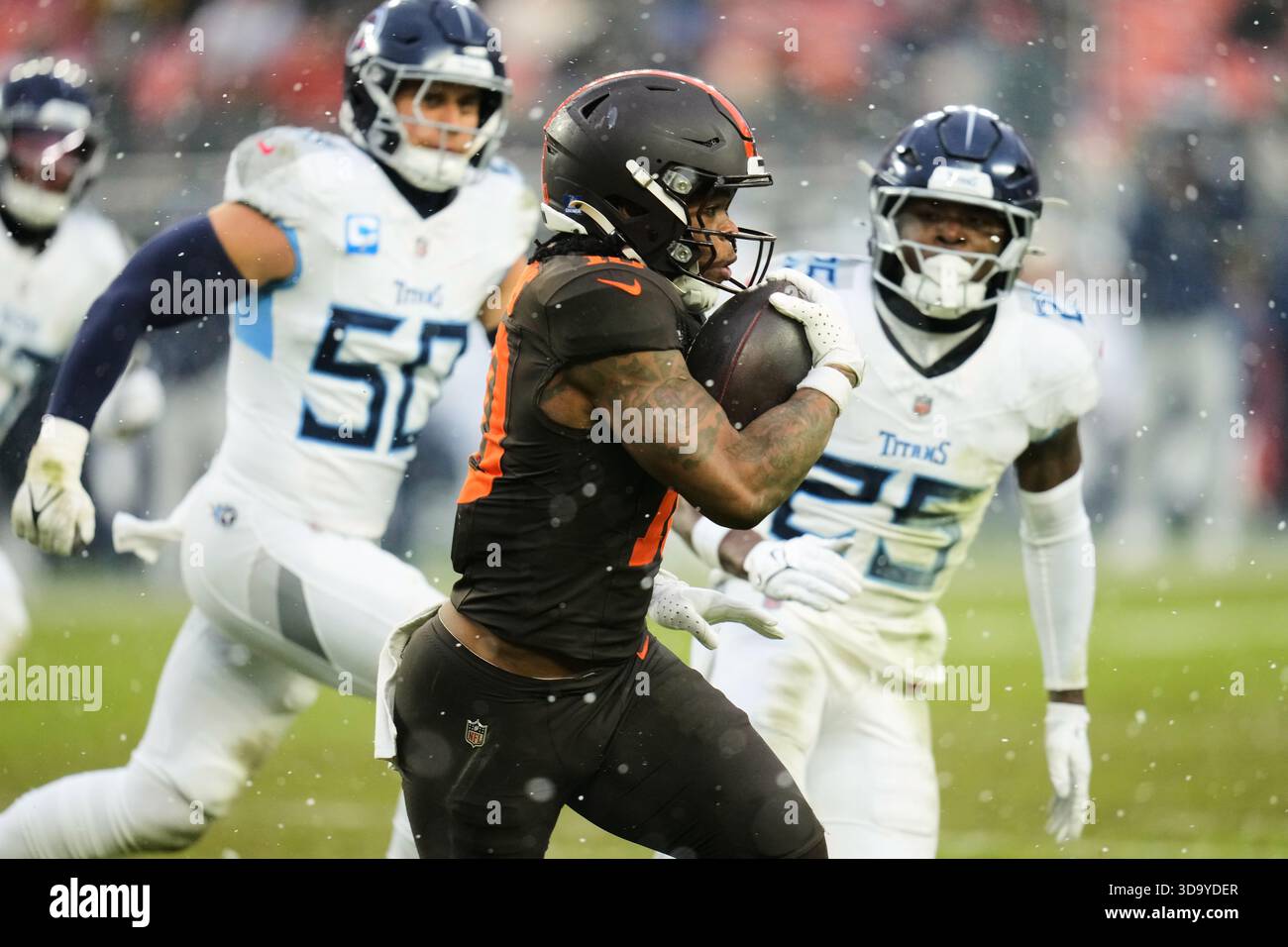 Cleveland Browns running back Quinshon Judkins (10) runs the ball as ...