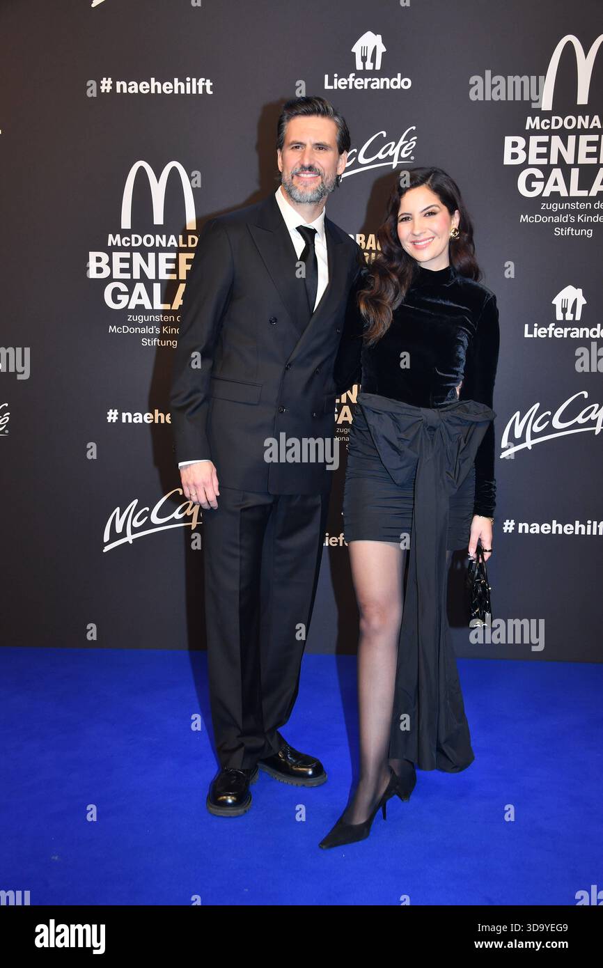 Tom Beck mit Ehefrau Chryssanthi Kavazi / McDonalds Benefiz Gala ...